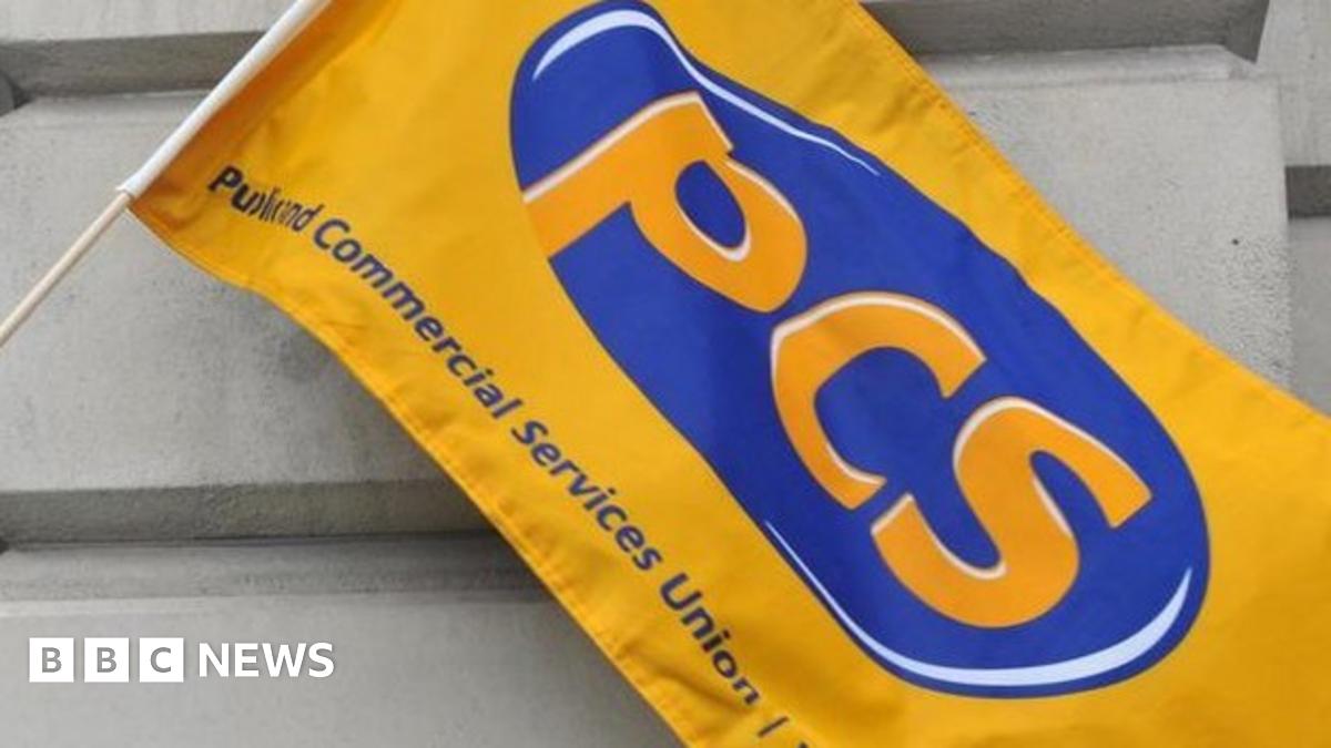 Benefits stopped 'to meet targets', PCS union claims - BBC News