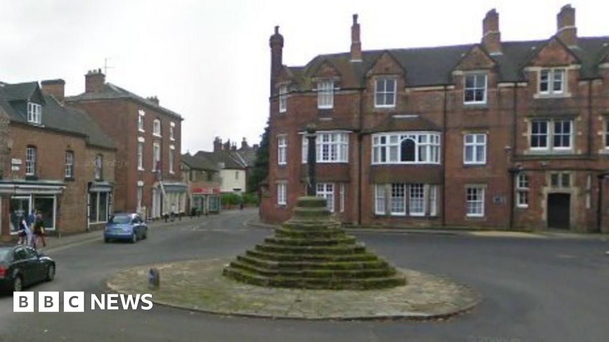 Repton Cross: Future in doubt after repair dispute - BBC News