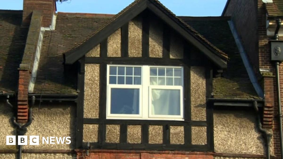 Oxted girl's murder: 16-year-old suspect sectioned - BBC News