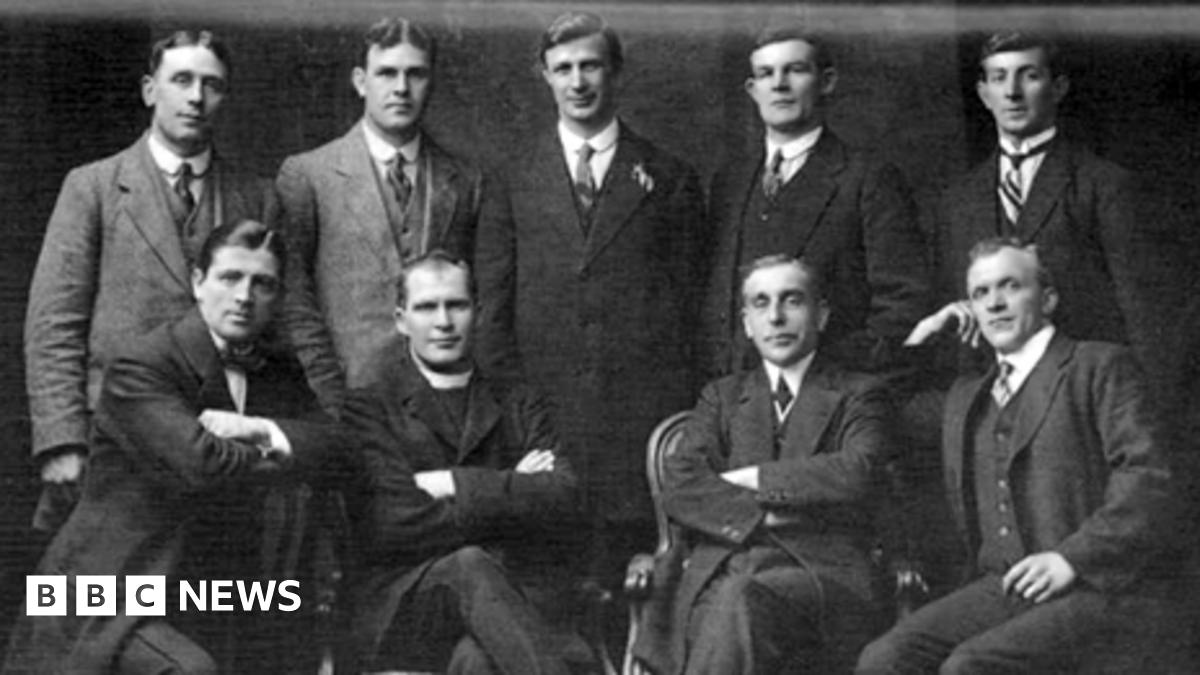 Wales v Ireland: Rugby's 'most violent game' re-told - BBC News