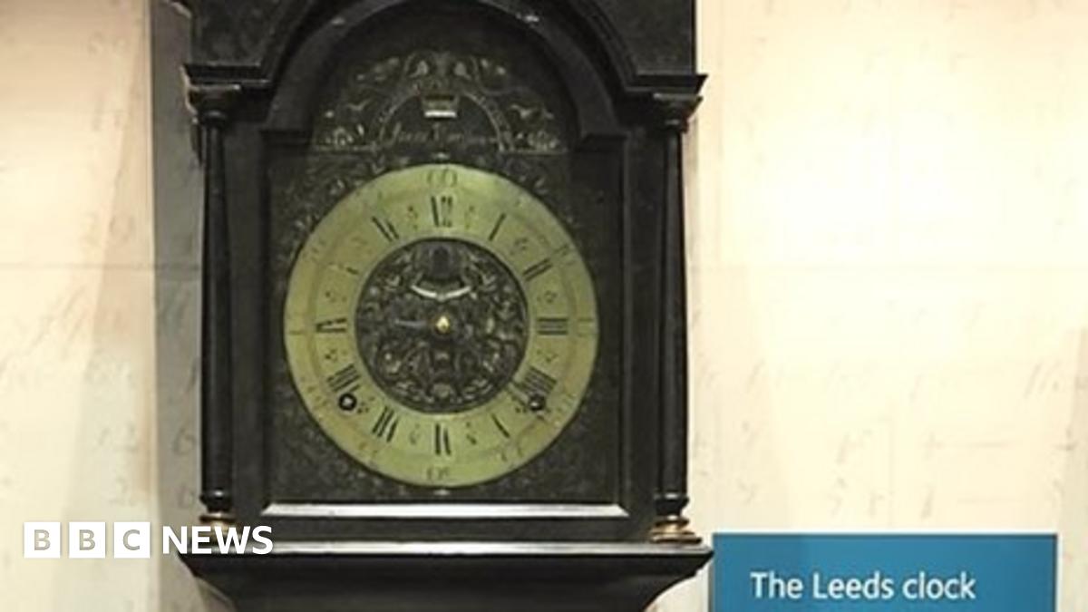 John Harrison clock in Leeds museum display - BBC News