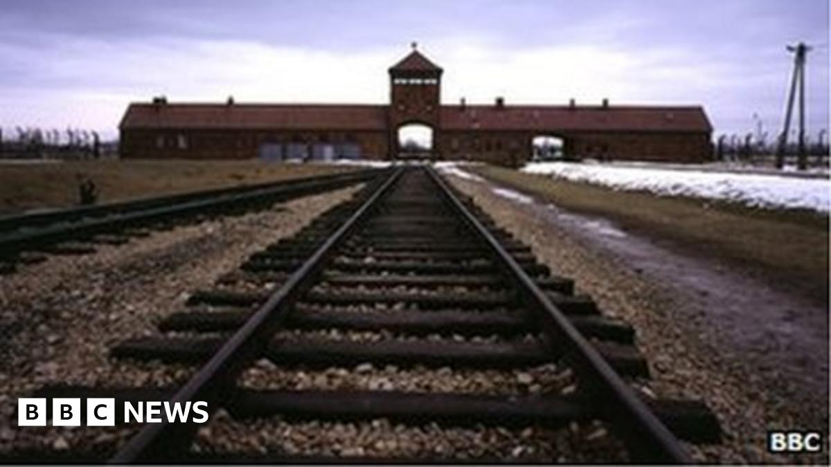 Holocaust Commission to plan UK memorial to victims - BBC News