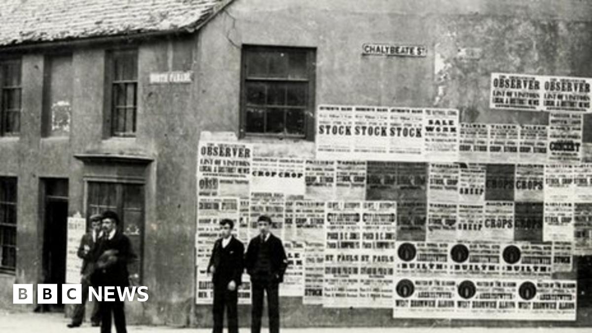 Aberystwyth street signs look back to the Edwardian era - BBC News