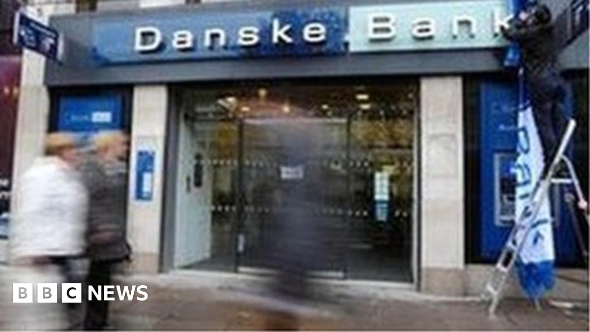 Businessman Ivan Preston harassed bank manager with 400 emails - BBC News