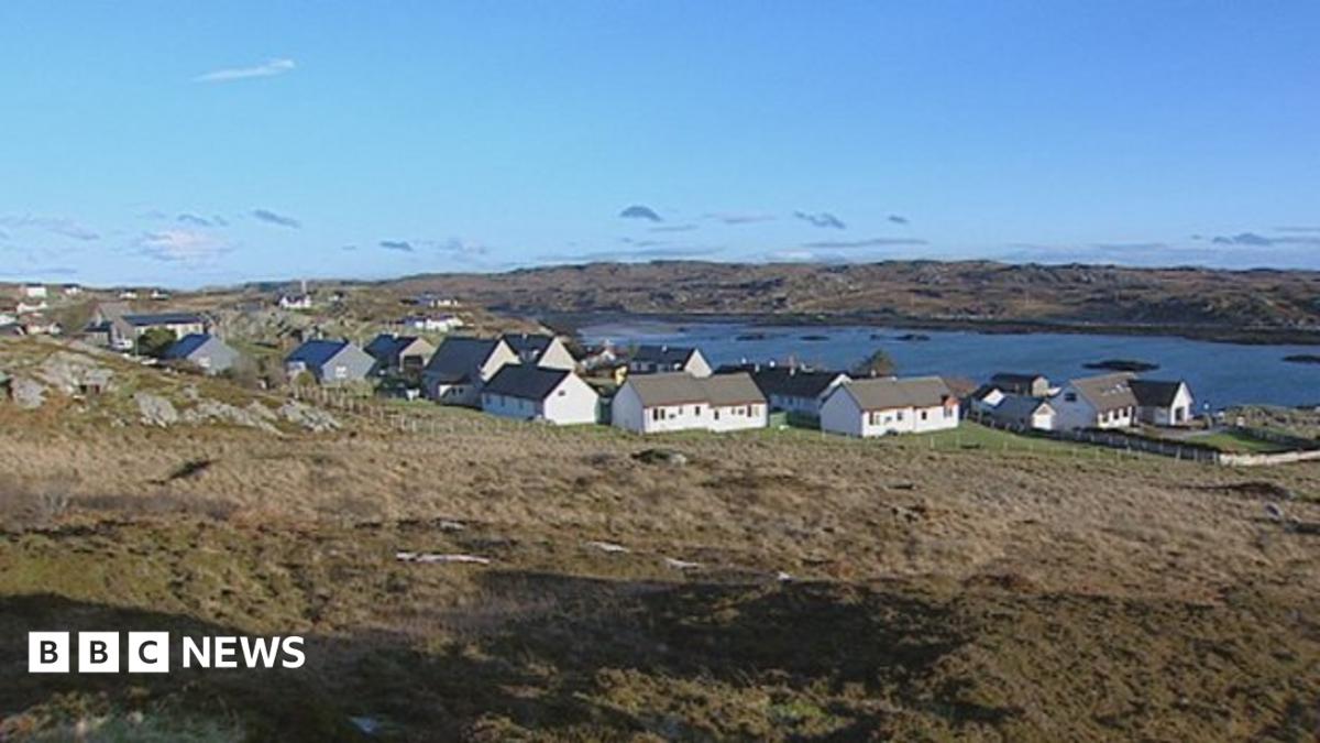 Mobile mast plan for Scottish island of Coll - BBC News