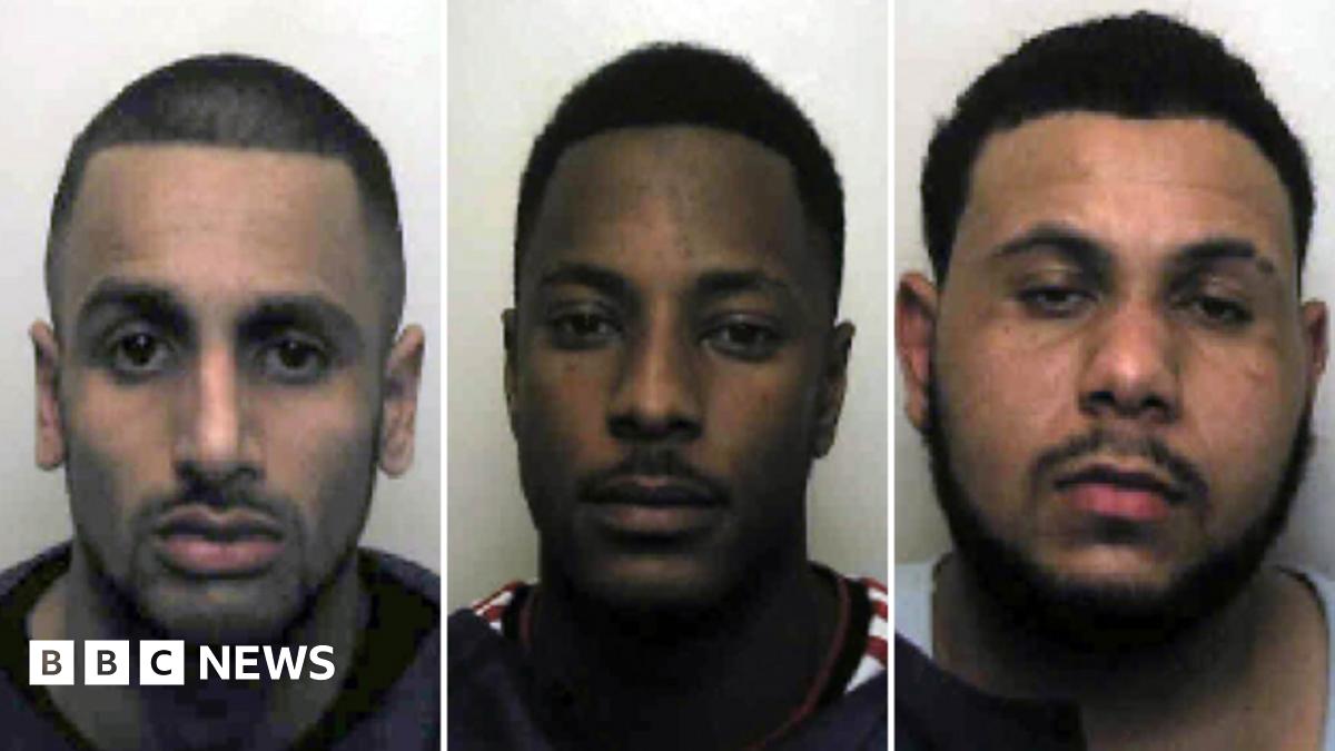 Three men jailed for Co-op supermarket robberies - BBC News