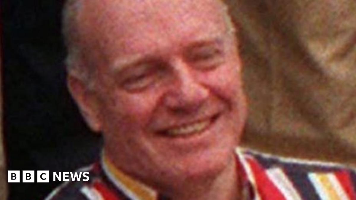 Ex-Radio 1 DJ Chris Denning remanded on sex charges - BBC News