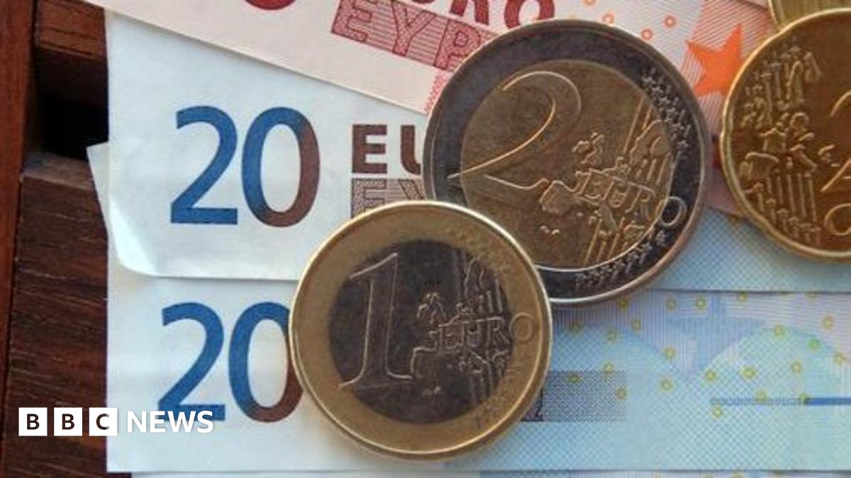 Fall in eurozone inflation rate fuels deflation concerns - BBC News