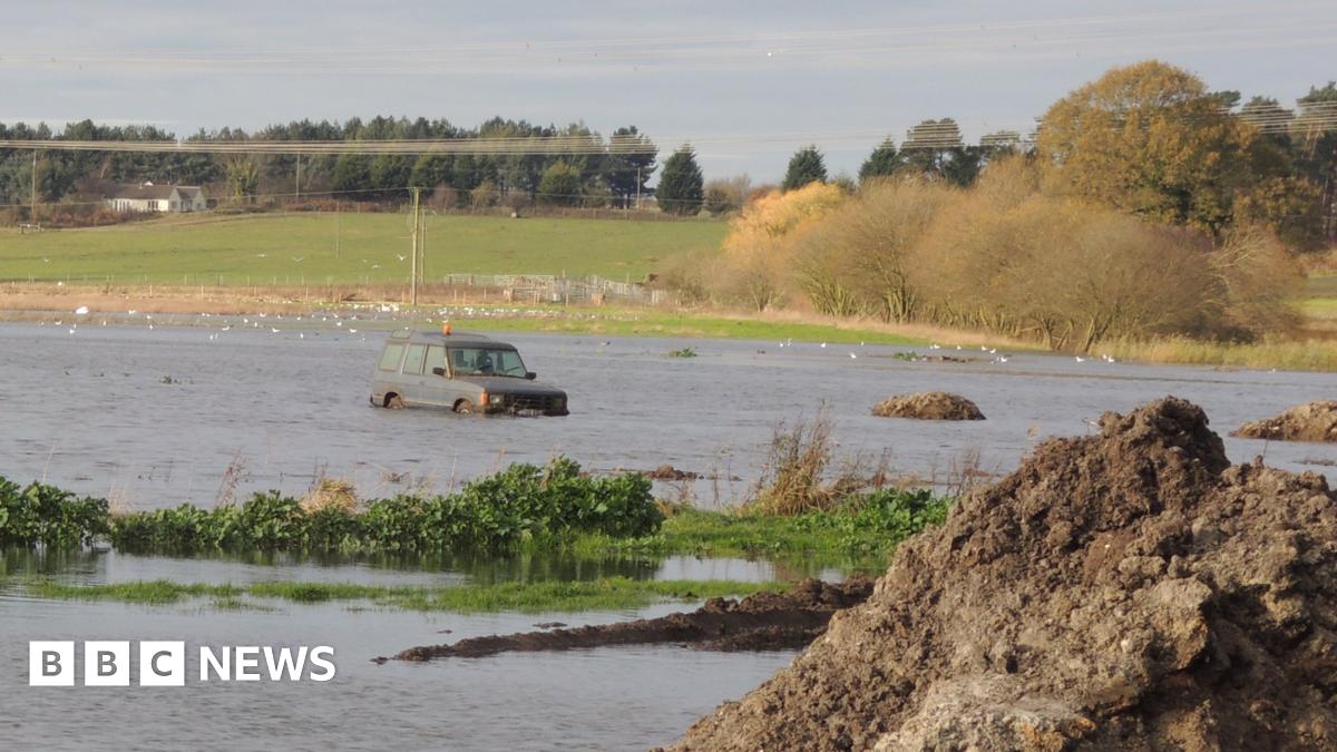 Floods force RSPB Suffolk to cancel opening of reserves - BBC News