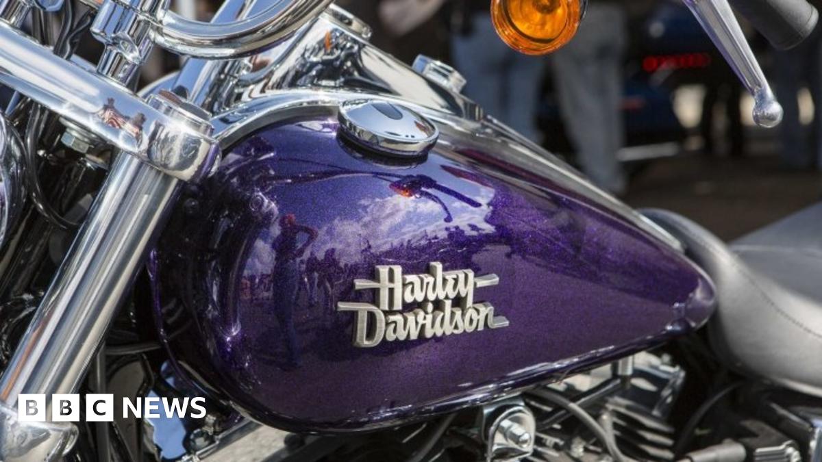 Ohio man Bill Standley buried astride Harley-Davidson - BBC News