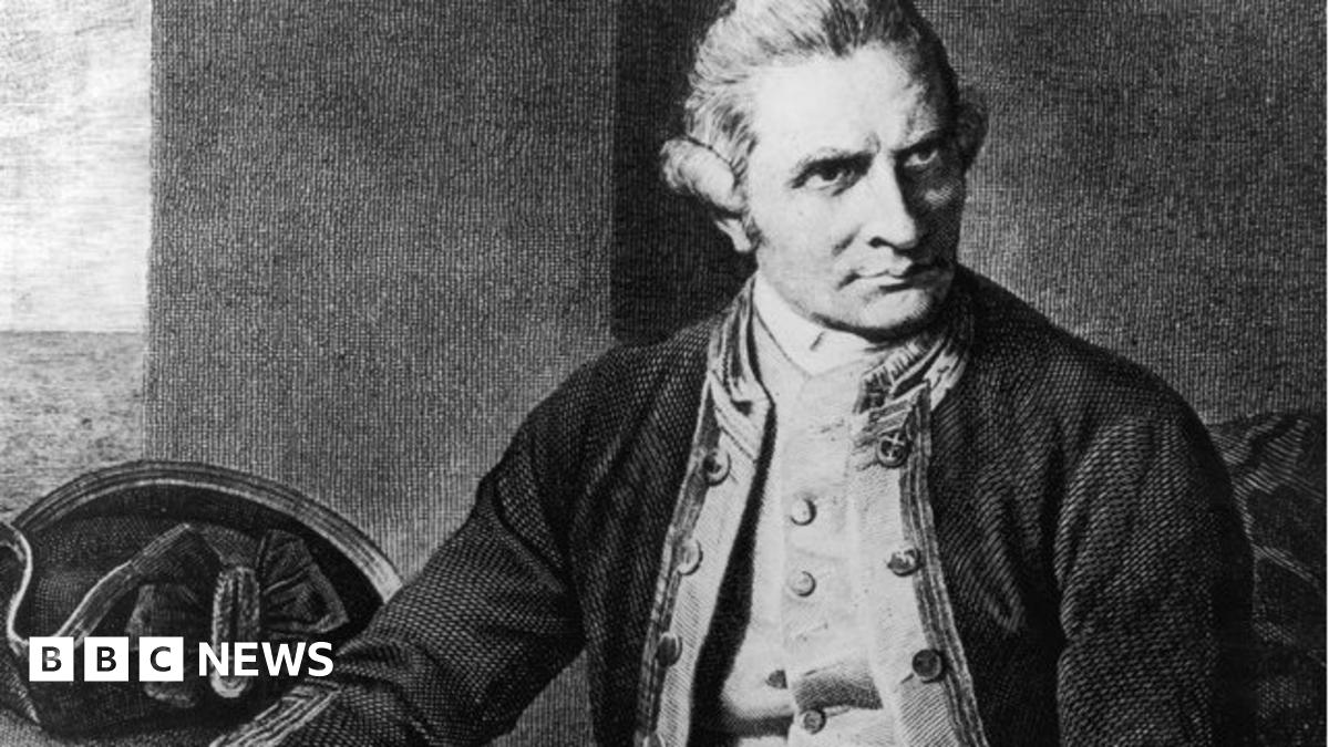 New display for Captain Cook artefacts in Oxford - BBC News