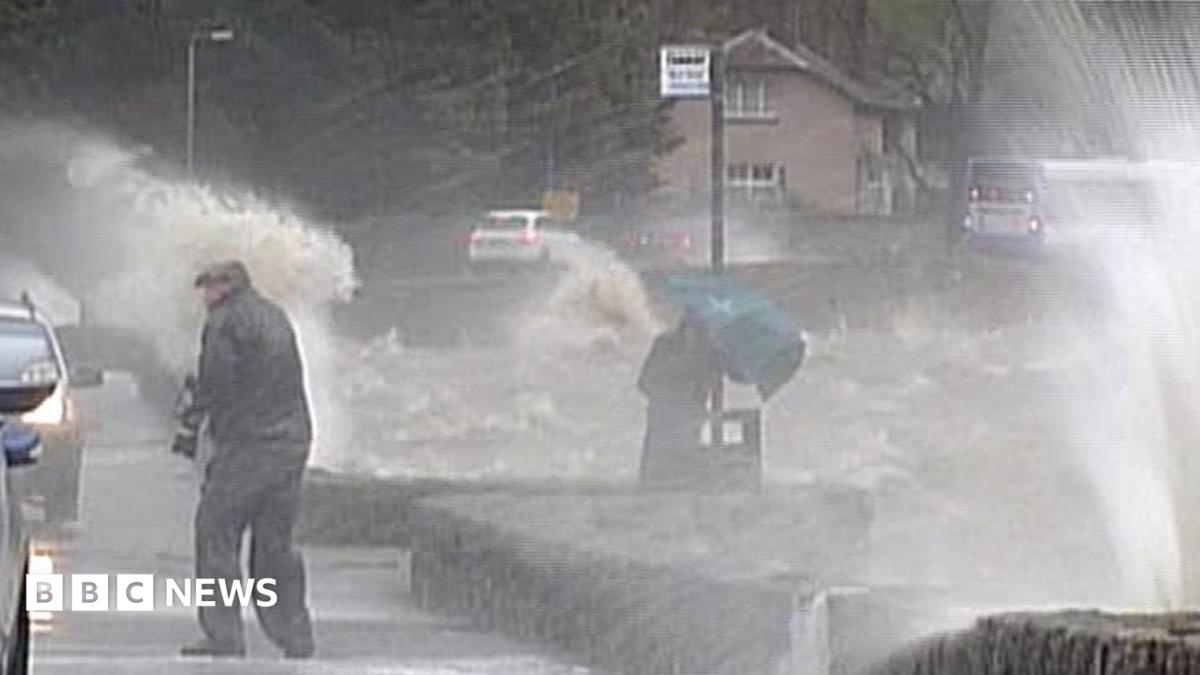 Flooding disrupts parts of NI - BBC News