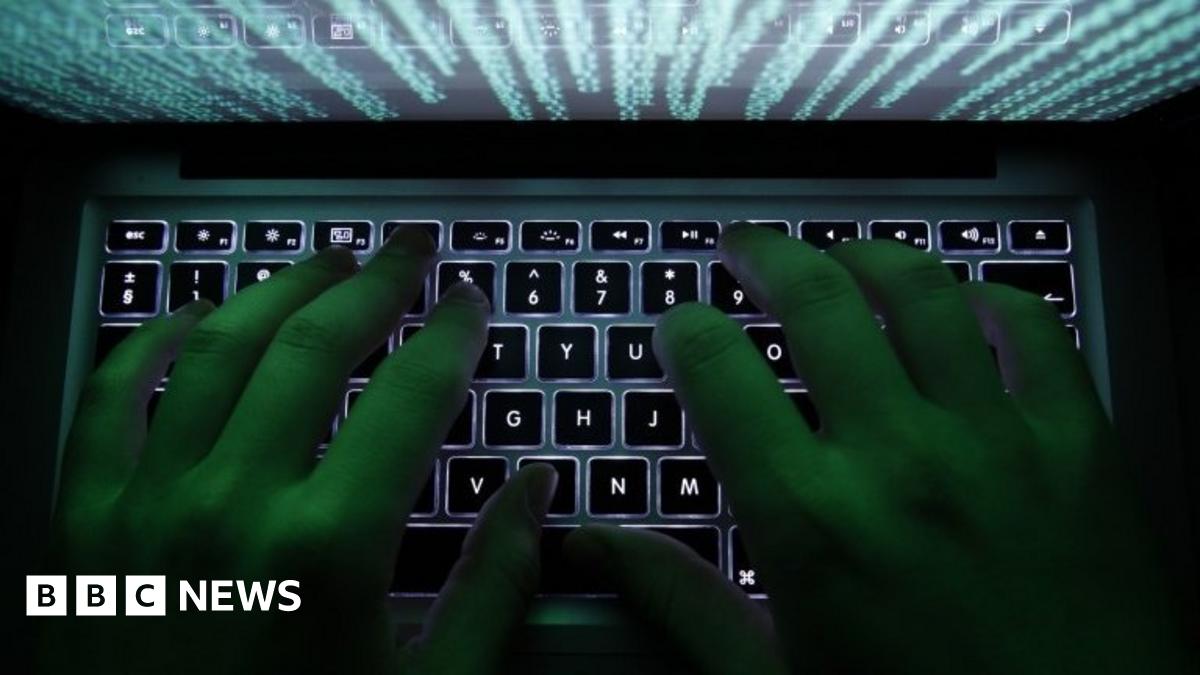 Pupils 'hack teachers' computers and change grades' - BBC News