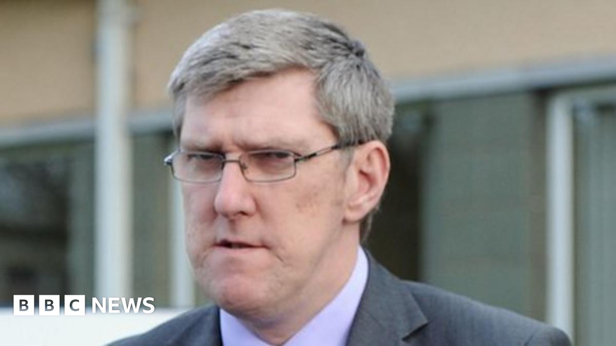 O'Dowd tribute to Boy's Model pupils over teacher case - BBC News