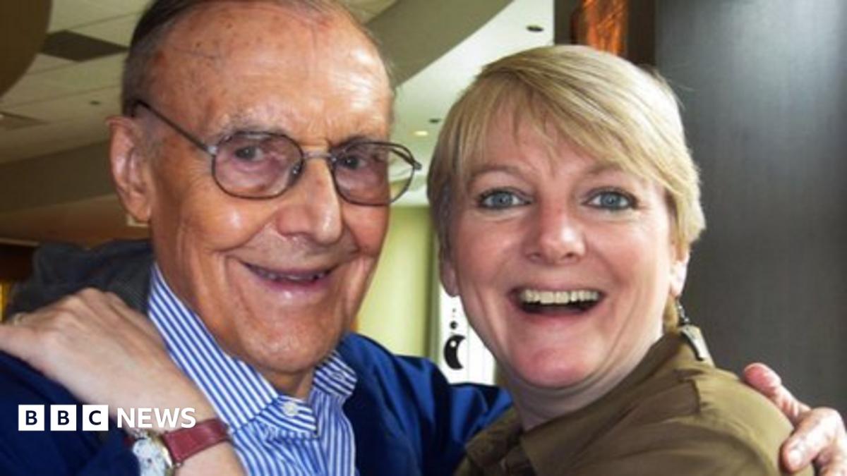 Little House on the Prairie actor Richard Bull dies at 89 - BBC News