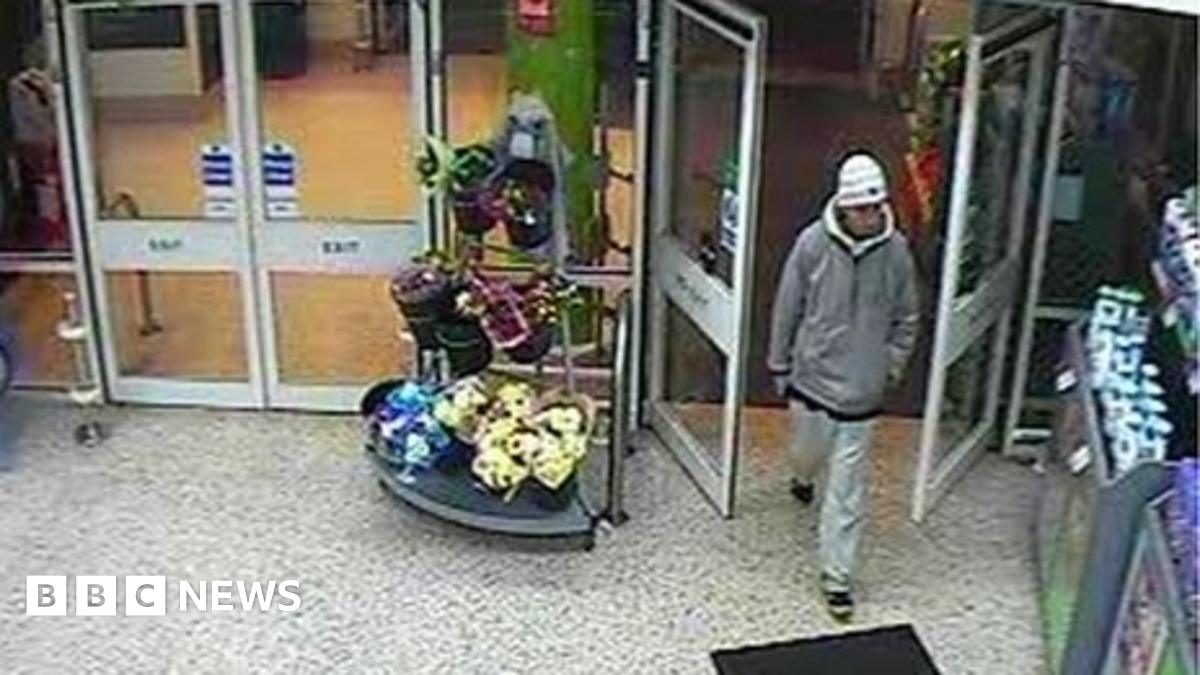 CCTV image released of missing Annan man Ian Carruthers - BBC News