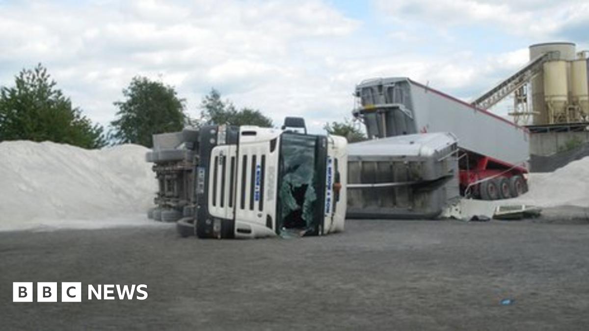 Plasmor fined over Widnes tipper truck death - BBC News