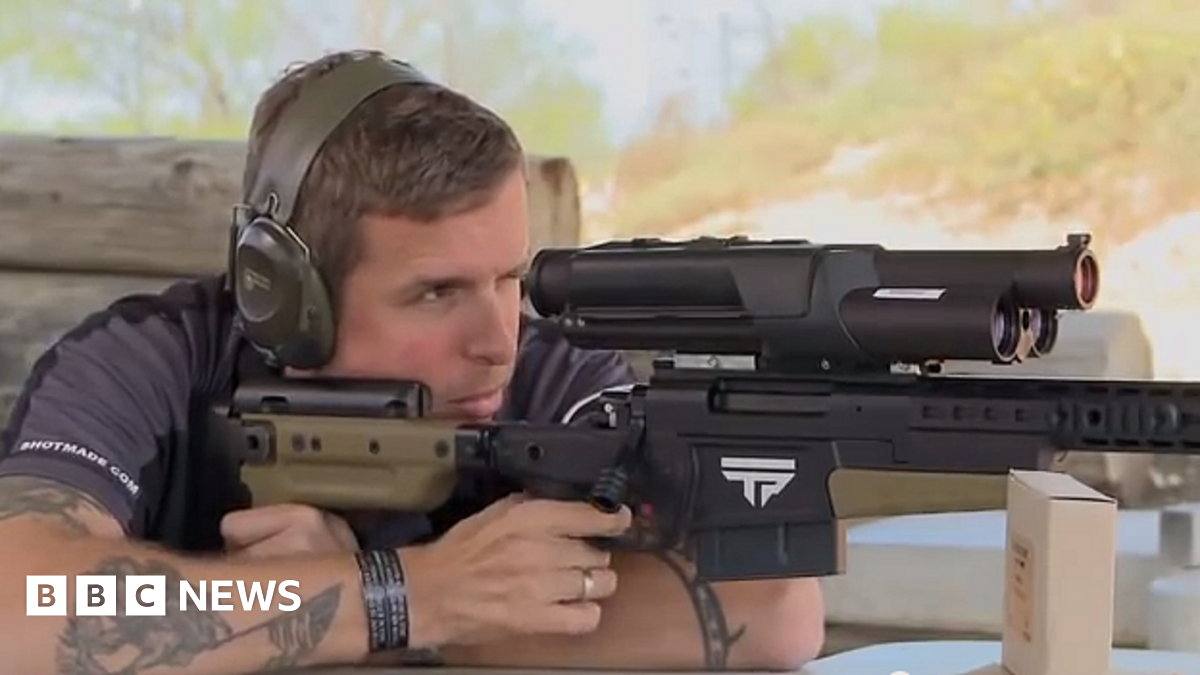 US Army tests TrackingPoint smart-rifle scopes - BBC News
