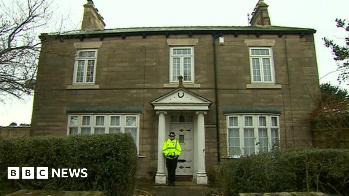 Benton double murder: Glen Patterson remanded in custody - BBC News