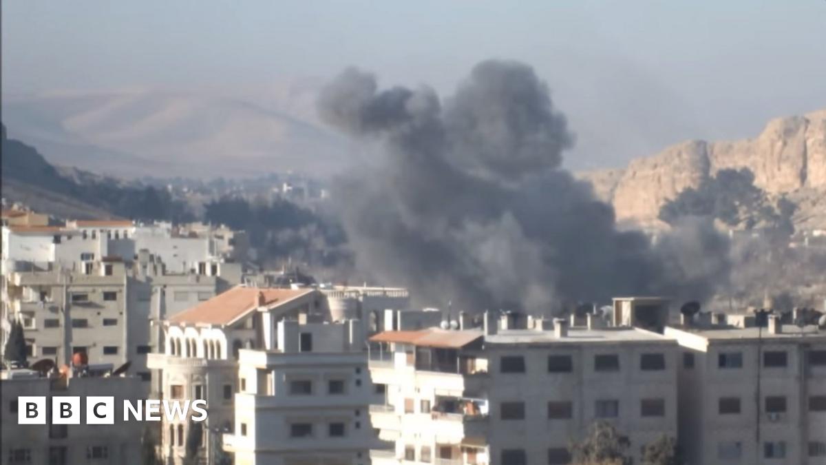 Syrian troops bombard rebel stronghold of Yabroud - BBC News