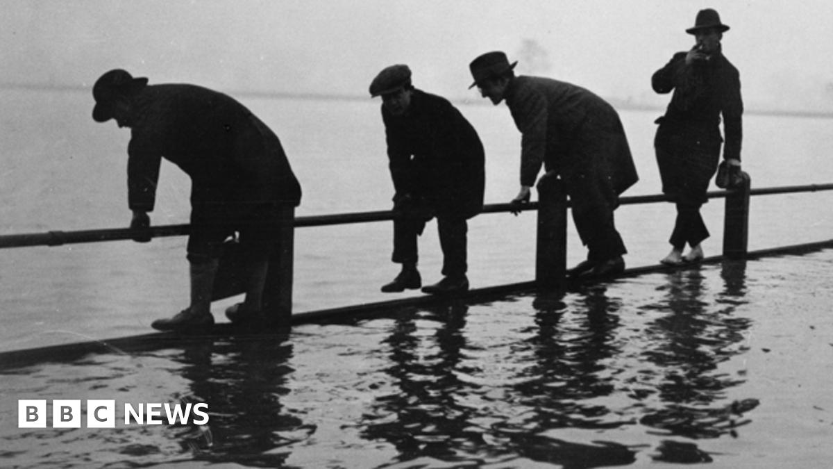 The great 1928 flood of London - BBC News