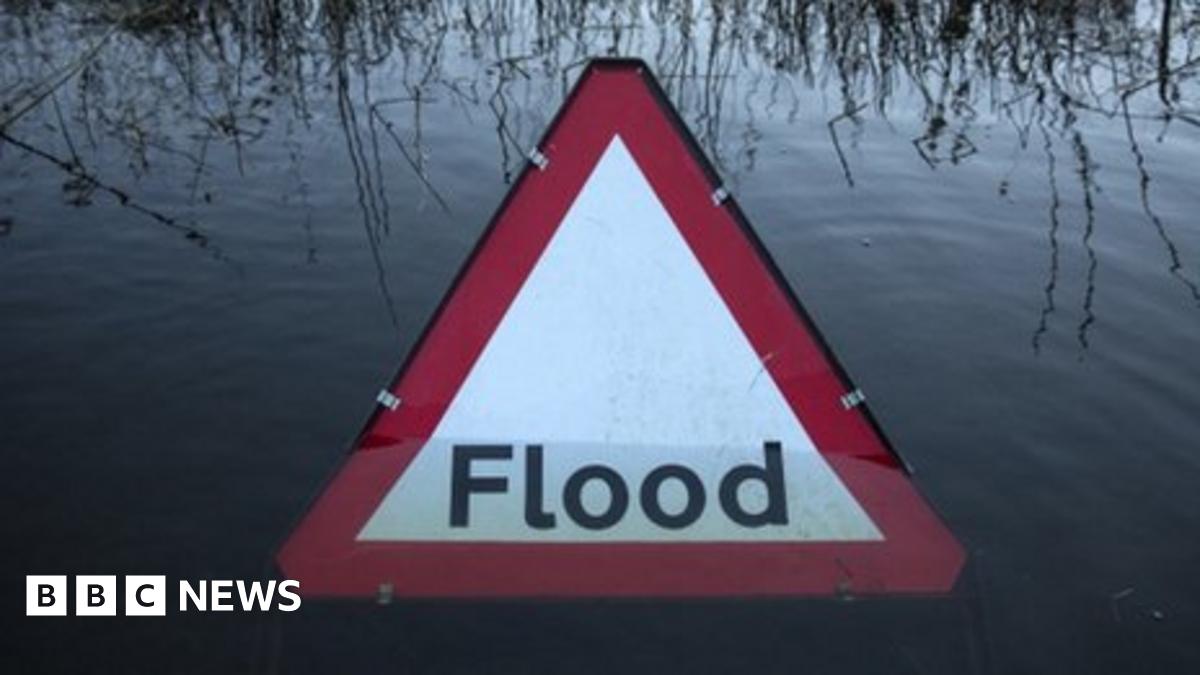 River Thames breaks records for water flows in January - BBC News