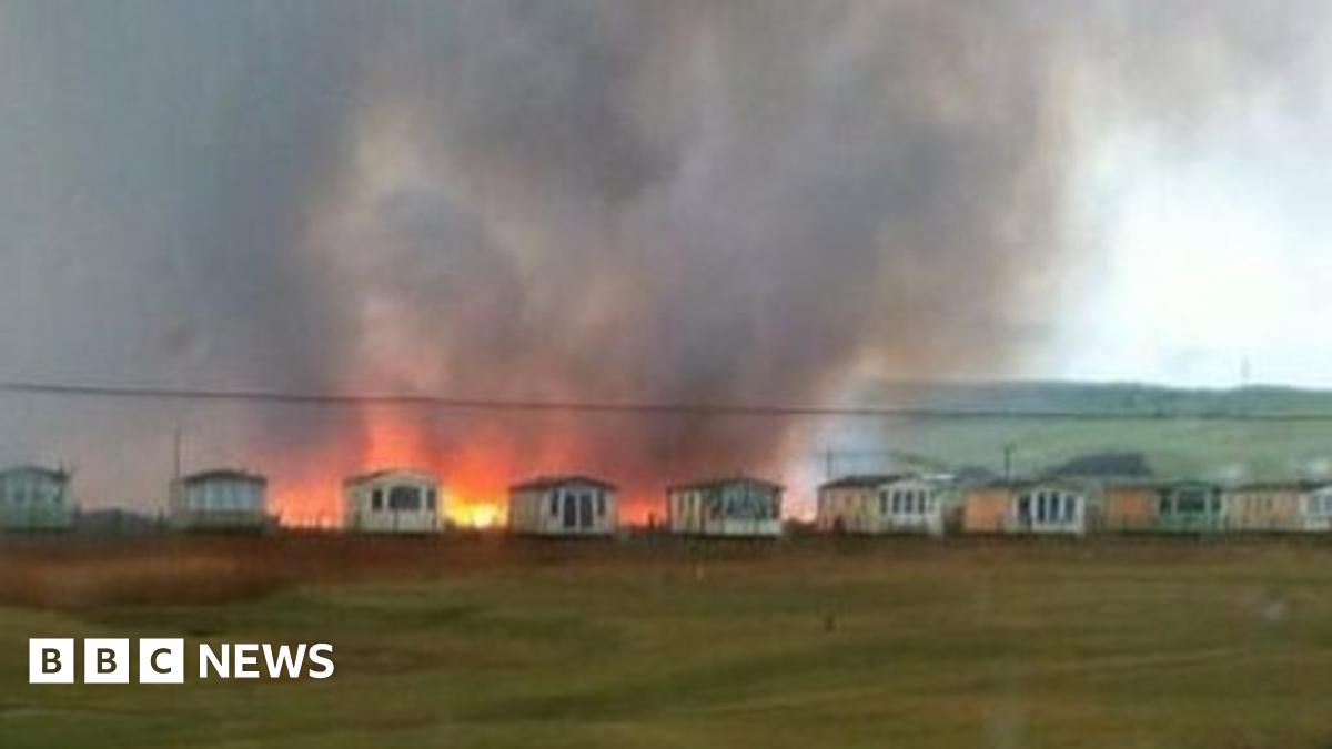Borth bog fire burns out on Ceredigion coast - BBC News