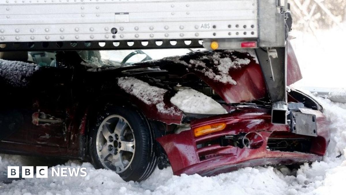 US killer winter storm marches north - BBC News