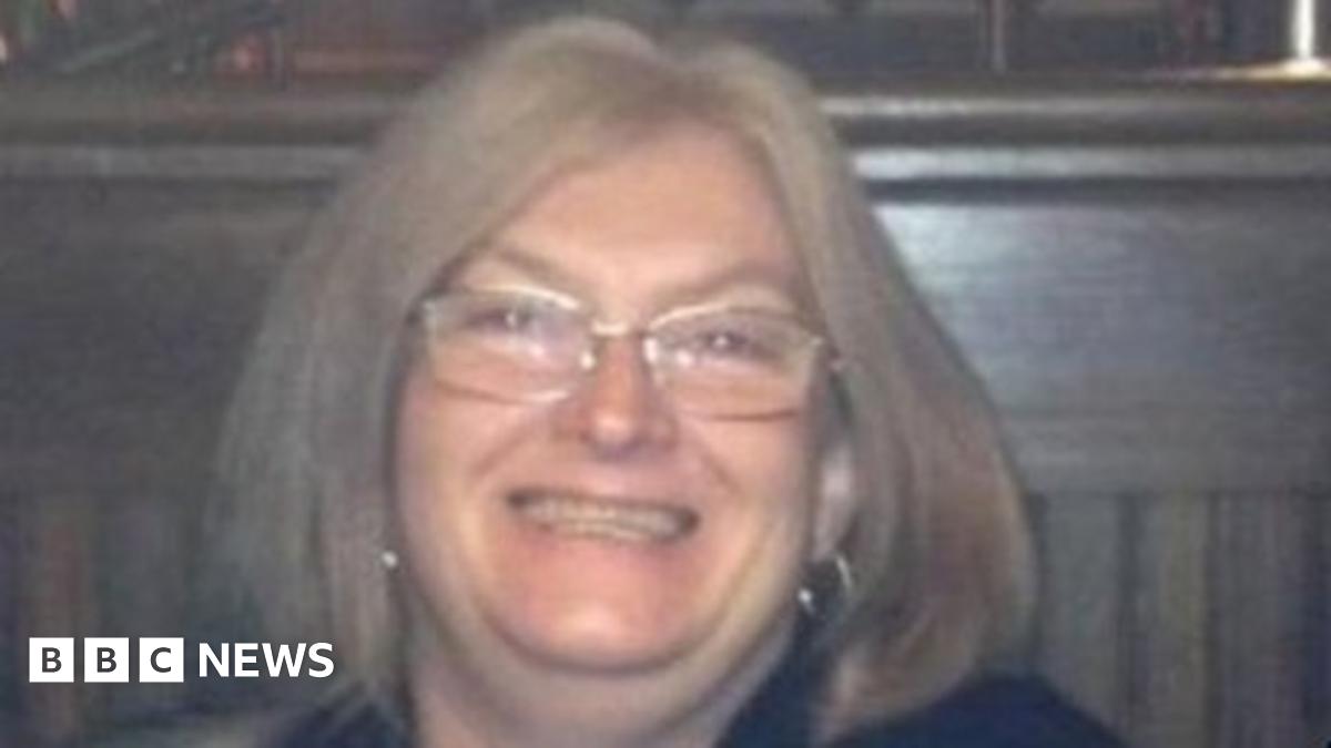 UK storms: Mother killed by falling masonry named - BBC News