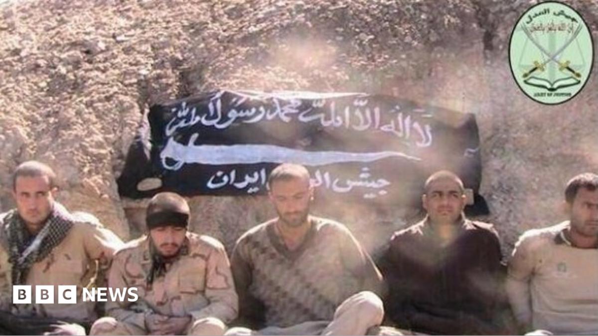Iran 'may send forces to Pakistan' after capture of guards - BBC News