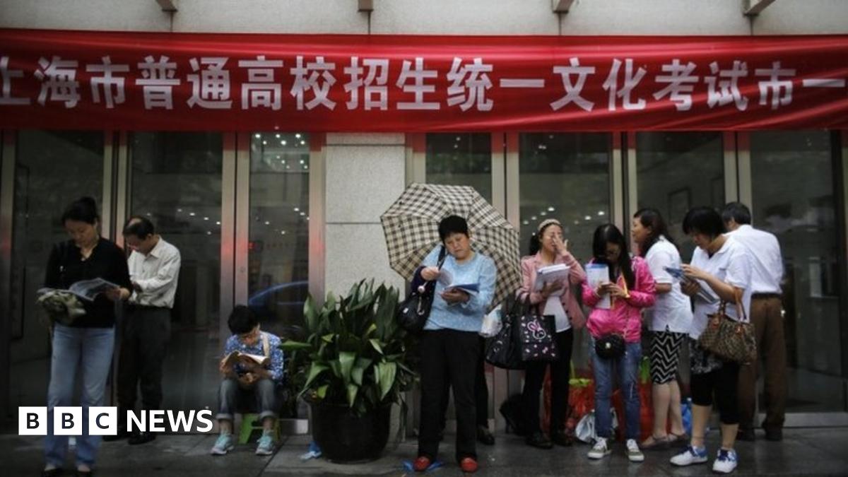 Shanghai visit for minister to learn maths lessons - BBC News