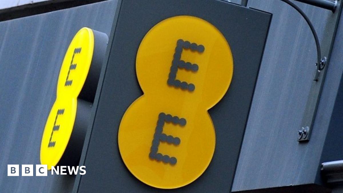 EE: Mobile phone firm brings 250 jobs to NI - BBC News