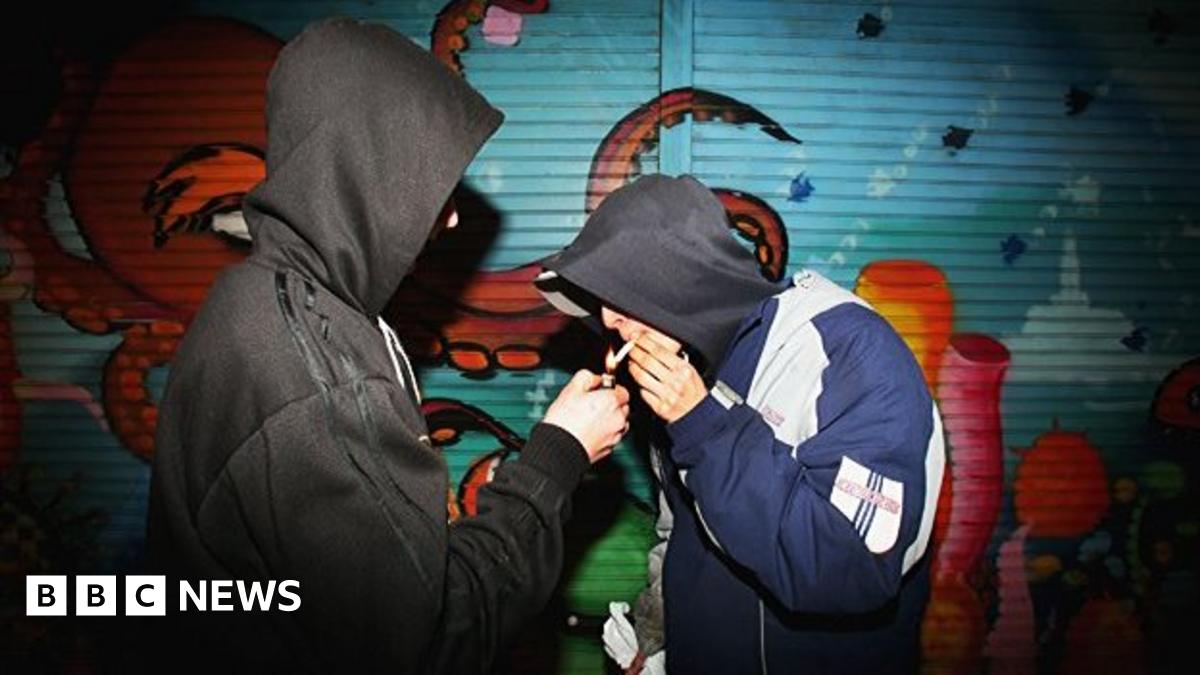 Viewpoint: Escape from the 'sink' estate - BBC News