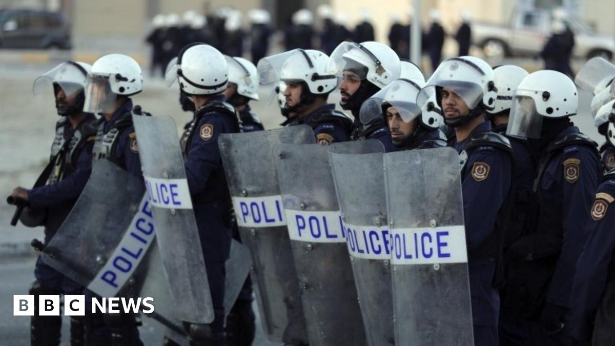 Bahrain man 'sentenced to death for killing policeman' - BBC News