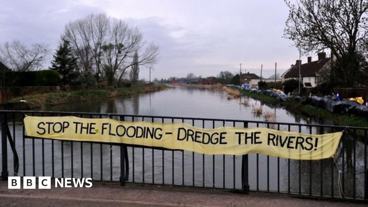 Somerset Levels river dredging 'to start in March' - BBC News