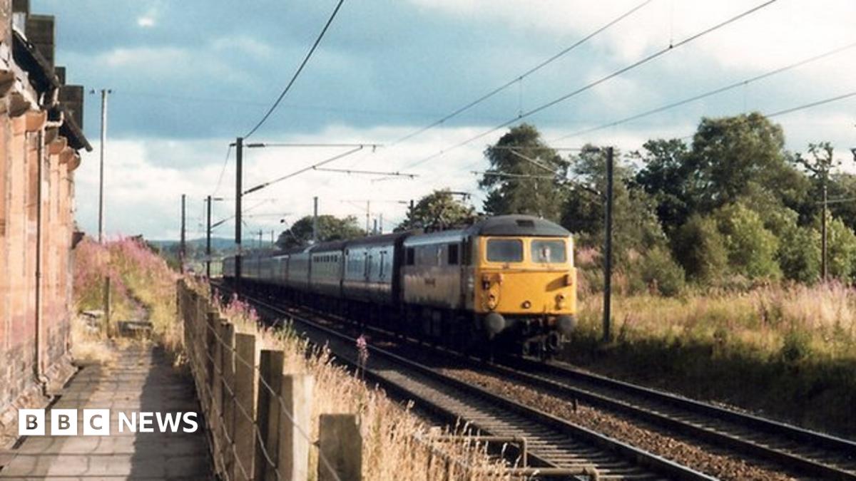 Beattock station campaign gathers steam - BBC News