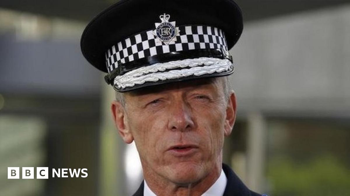 Met chief says police face 'Catch-22' over sex abuse claims - BBC News
