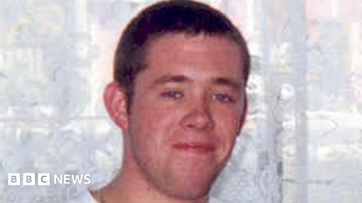 Brother's appeal on anniversary of Craig Eaton murder - BBC News