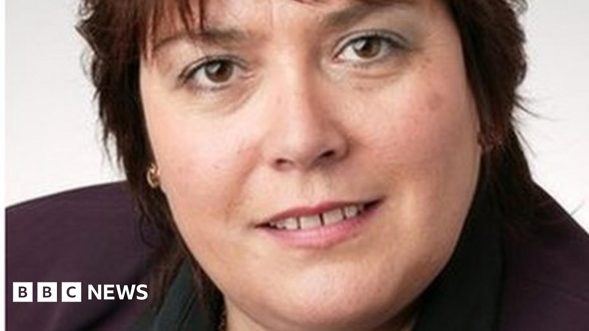 Swansea East MP Sian James to stand down at next election - BBC News