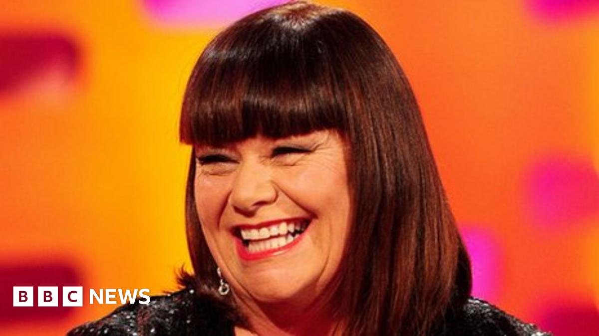 Dawn French announces first solo tour - BBC News