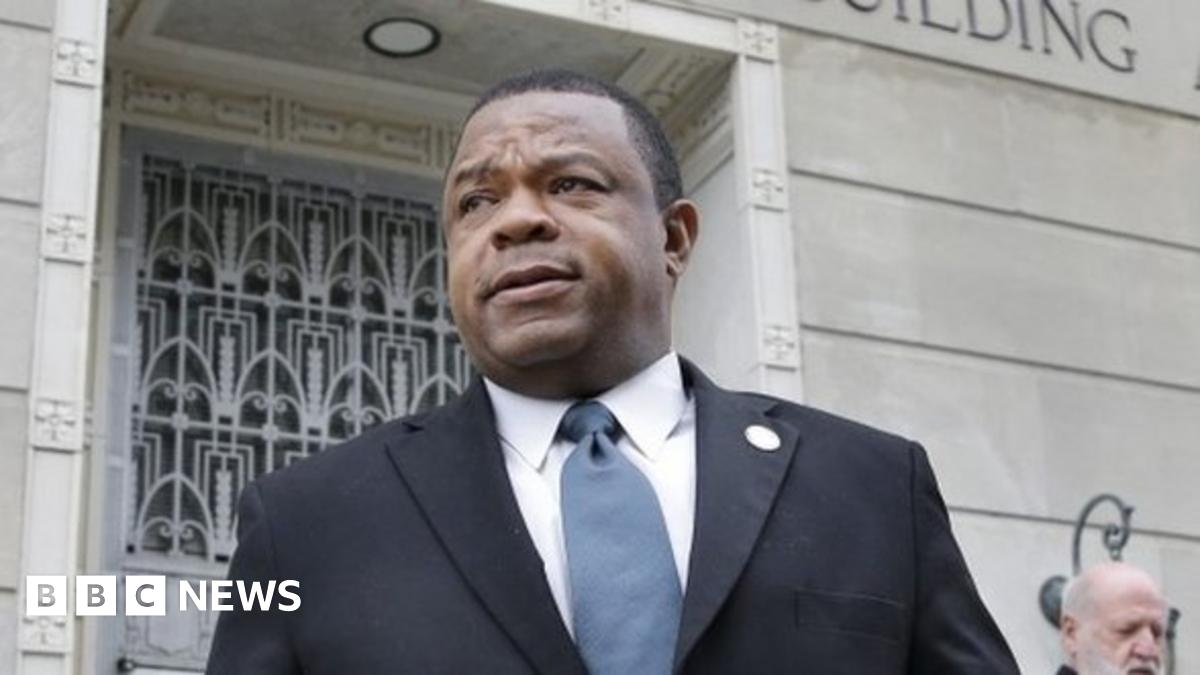 Trenton Mayor Tony Mack removed from office - BBC News