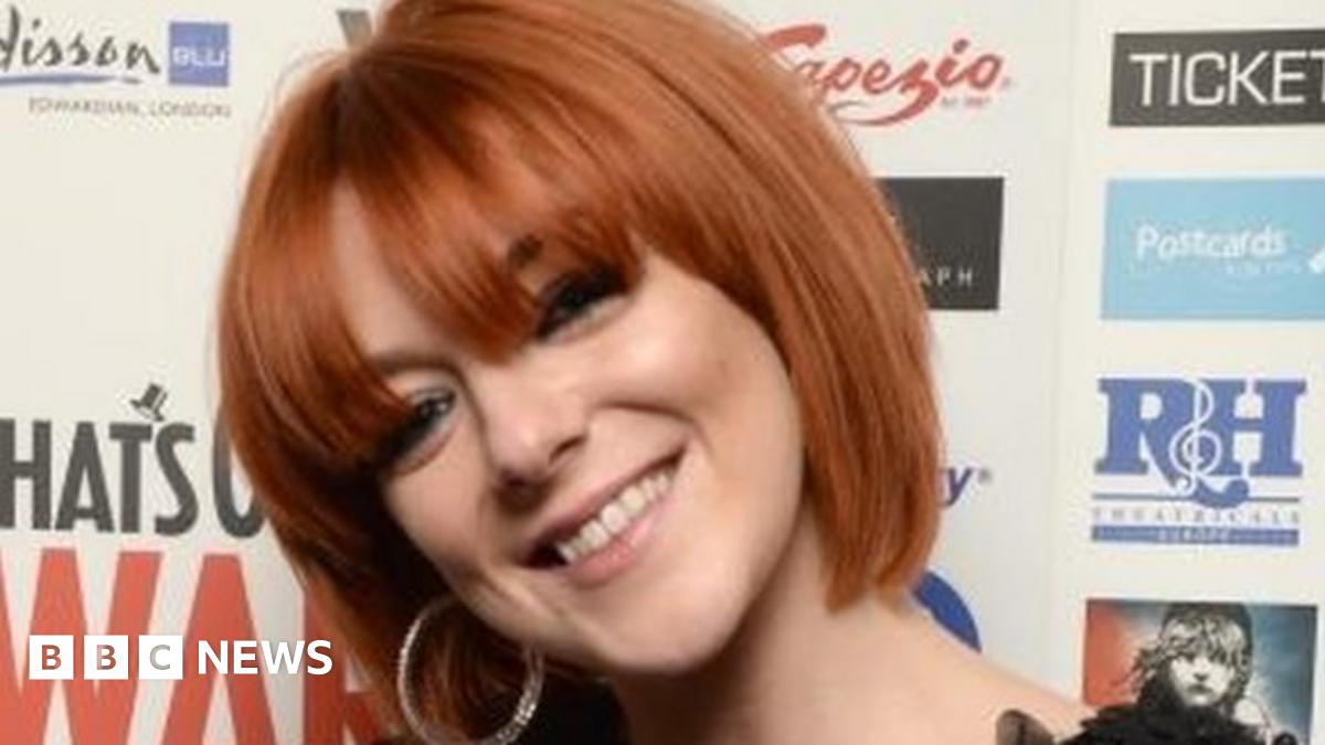Sheridan Smith to play cancer blogger Lisa Lynch - BBC News