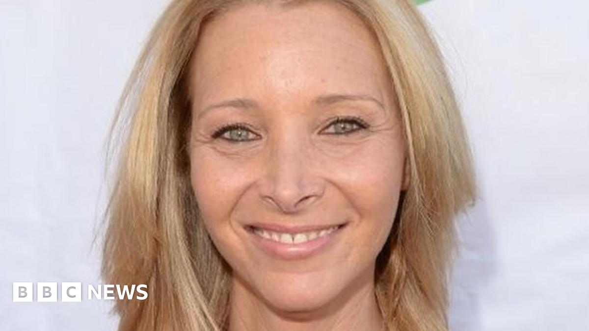 Friends star Lisa Kudrow must pay ex-manager $1.6m - BBC News