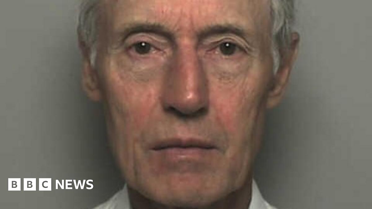 Michael Green jailed for 1980s sexual abuse of boys - BBC News