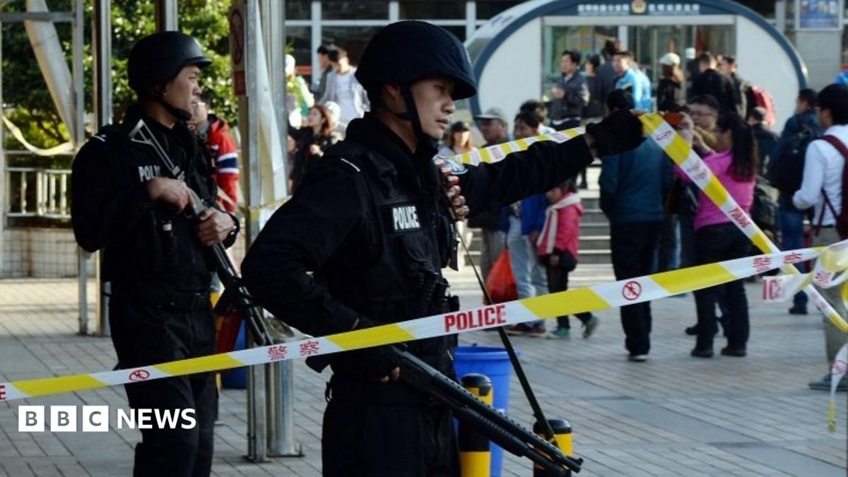 China Kunming knife attack: Security tightened - BBC News