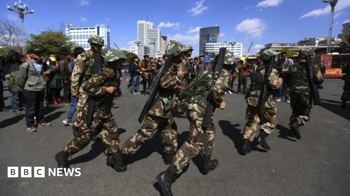 China Kunming knife attack: Three suspects captured - BBC News