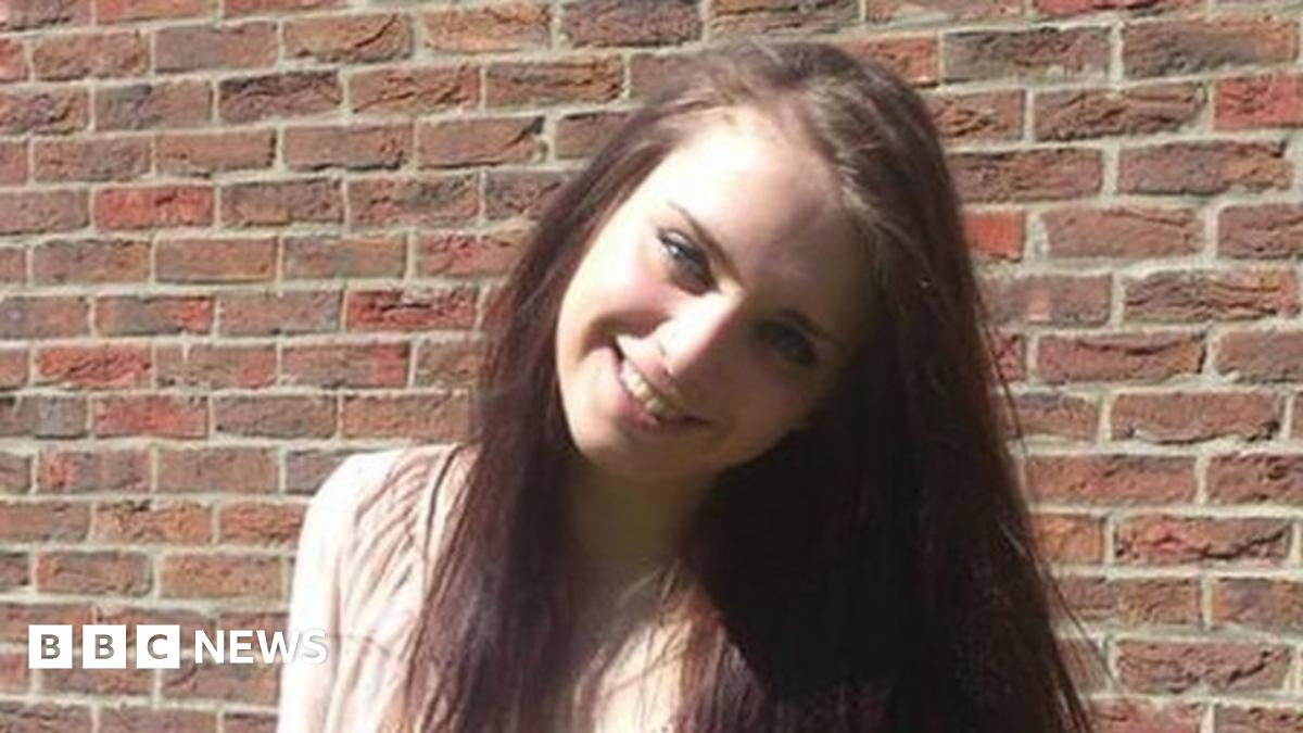 Megan Roberts: River Ouse body is missing York student - BBC News