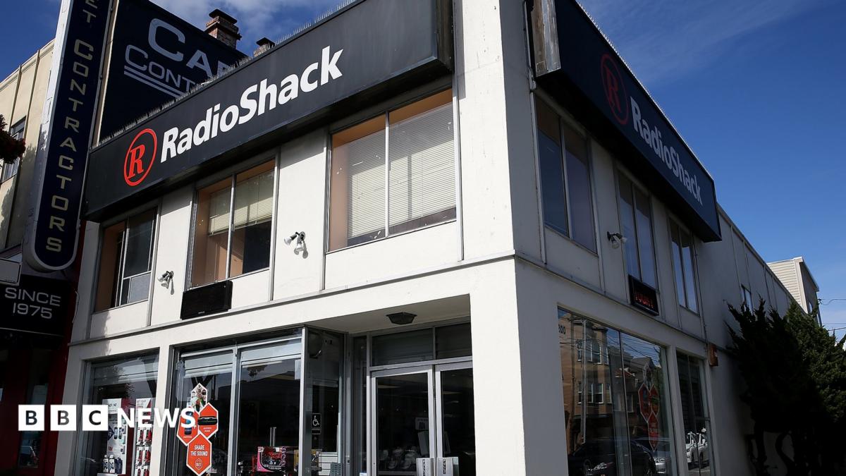 Radio Shack to close 1,100 stores - BBC News