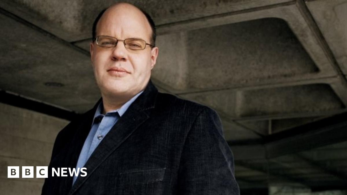 Profile: arts journalist and broadcaster Mark Lawson - BBC News