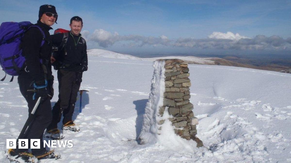 Helvellyn weather trek up for auction - BBC News